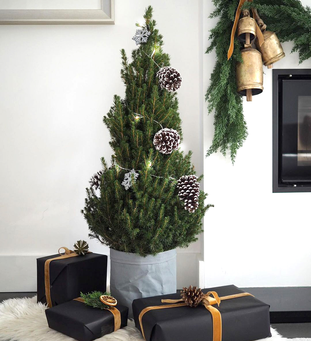 Luxury Merry Christmas Tree | Prestige Hampers